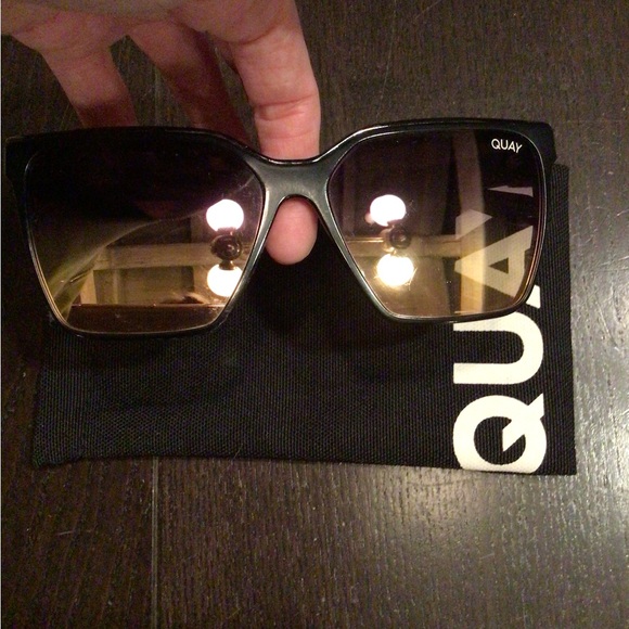 Quay Australia | Accessories | New Quay Level Up Black N Gold | Poshmark